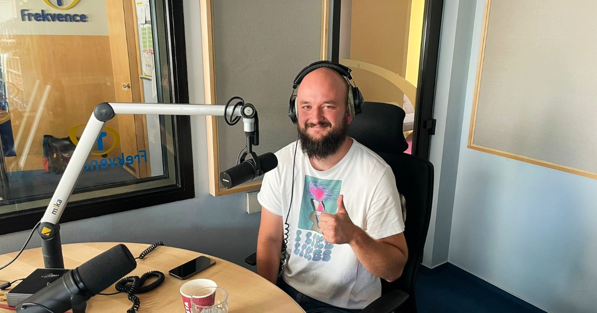 Pokáč: Dovolená je fajn, ale koncerty jsou lepší | Host Frekvence 1