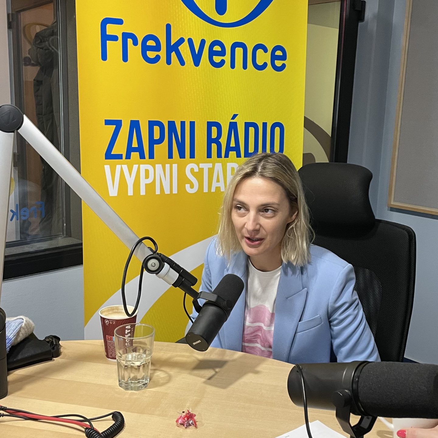 Barbora Poláková: Deska Něhy a Dydjiny je záznam živého koncertu | Host ...