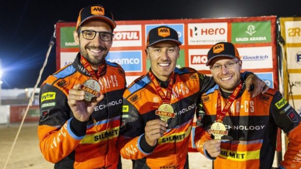 Úspěch po 23 letech! Martin Macík vyhrál poprvé od Lopraise Rallye Dakar